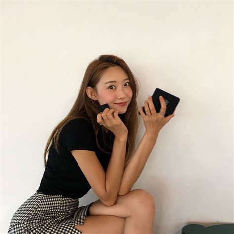 메이크업포에버 에서 새로 출시된 신개념 파우더파운데이션 ️ 요건 다른파데보다 좀더 롱롱한 벨벳피부유지해준다 여름 피부화장은 힘드로 🤡