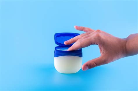 Penggunaan Vaseline Untuk Bulu Mata Ada Efeknya Bahaya