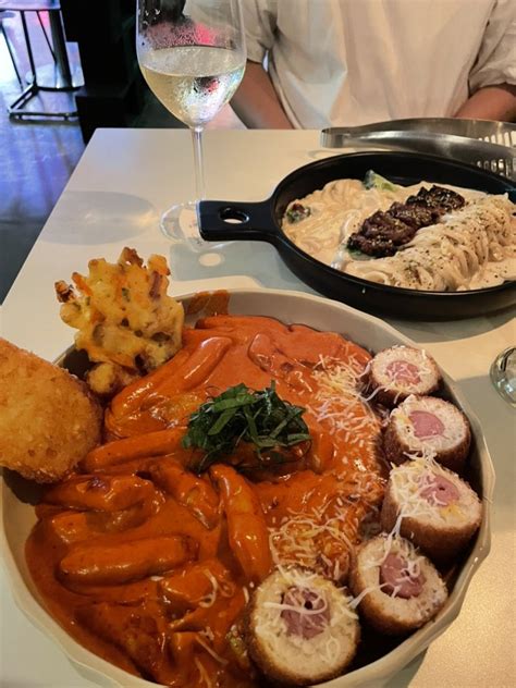 송파방이동 와인펍 잠실 삐에로와인펍 소개팅장소추천 잠실역파스타그릴드스테이크크림파스타•삐에로섞어스떡볶이로제 네이버 블로그