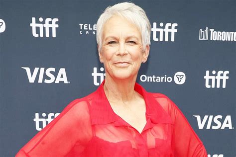 Jamie Lee Curtis Admits Shes Scrooges Slightly Slutty Sister During