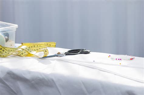 테일러링 바느질 도구 흰색 천에 액세서리 공간을 복사합니다 집에서 머물 집에서 일 0명에 대한 스톡 사진 및 기타 이미지