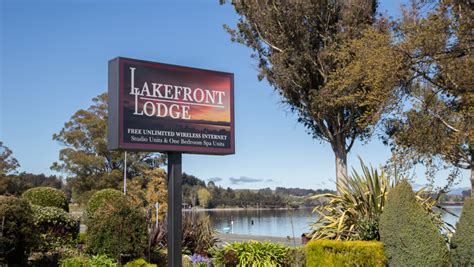 Lakefront Lodge Te Anau Accommodation In Fiordland New Zealand