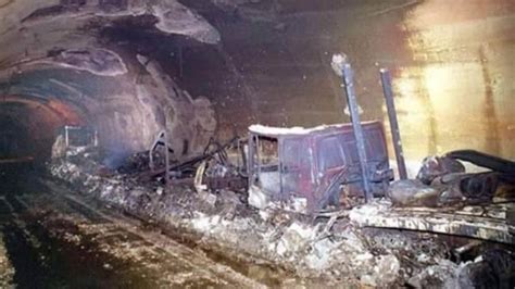 Afganistán Explosión De Camión Cisterna Dentro De Un Túnel Deja 31