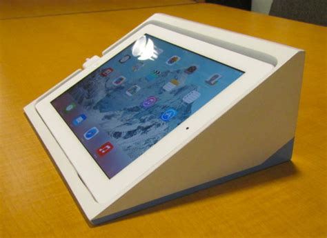 This Ipad Projector Is Only 157 Techfaster