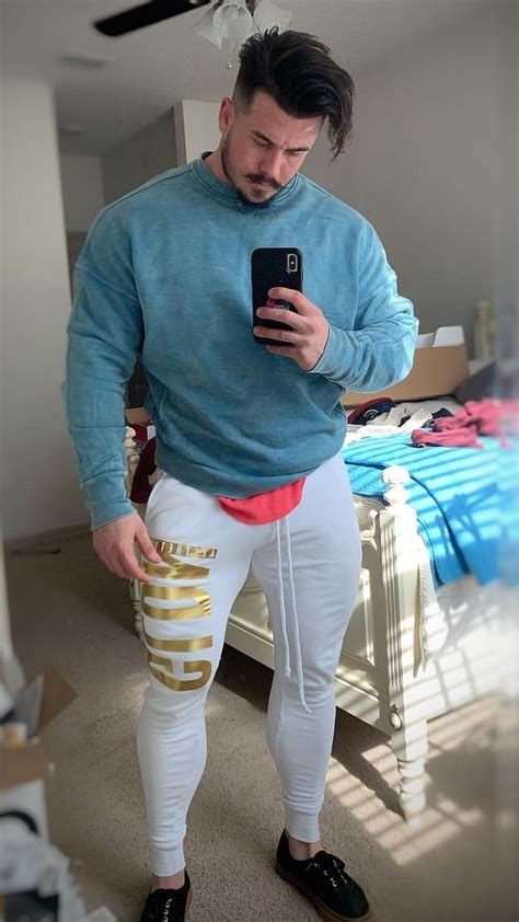 Pin By Patricio On Ropa Gym Hombre Mens Fashion Trends Sexy Men Fashion