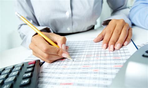 Аналіз фінансової звітності спільно з Академією бізнесу Ey