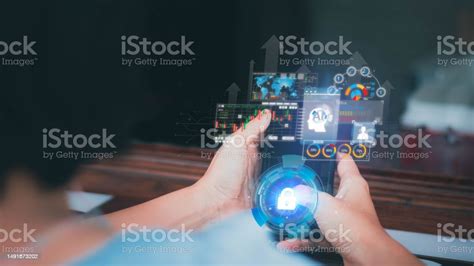 기술 스마트 로봇 Ai 인공 지능을 사용하여 무언가를 생성하기 위한 명령 프롬프트 Ai와의 챗봇 채팅을 사용하는 비즈니스 여성 미래형 기술 전환 메타버스 빅데이터 비즈니스에