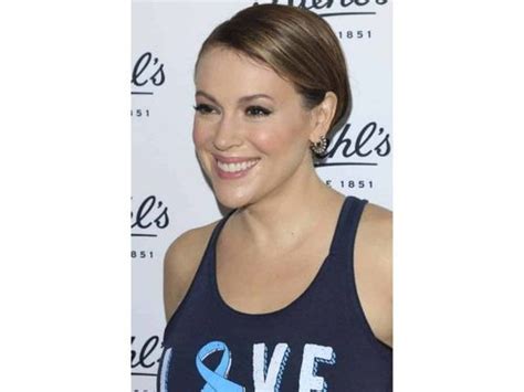25 Stunning Alyssa Milano Hairstyles 2023 Updated Fabbon