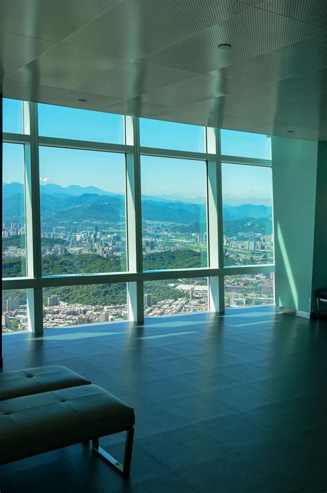 흰색 나무 액자 유리창 사진 Unsplash의 무료 대만 이미지