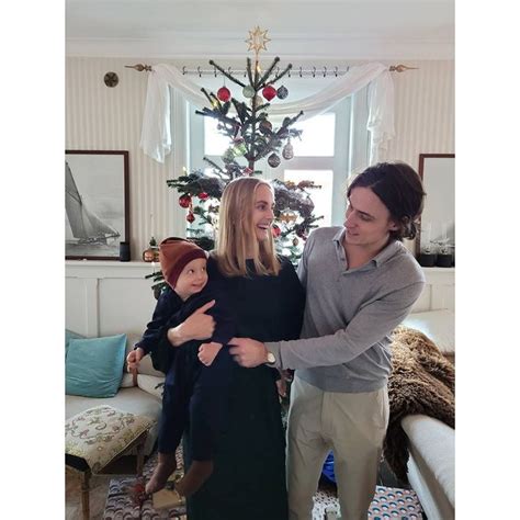 Ester Apelskog биография рост вес размер груди