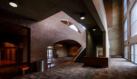 زندگینامه و آثار معمار لویی کان هادی کریمی