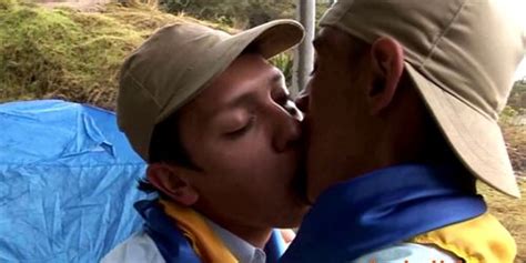 Jovencito Latino Amateur Eagle Scout Chupando El Uno Al Otro Tnaflix