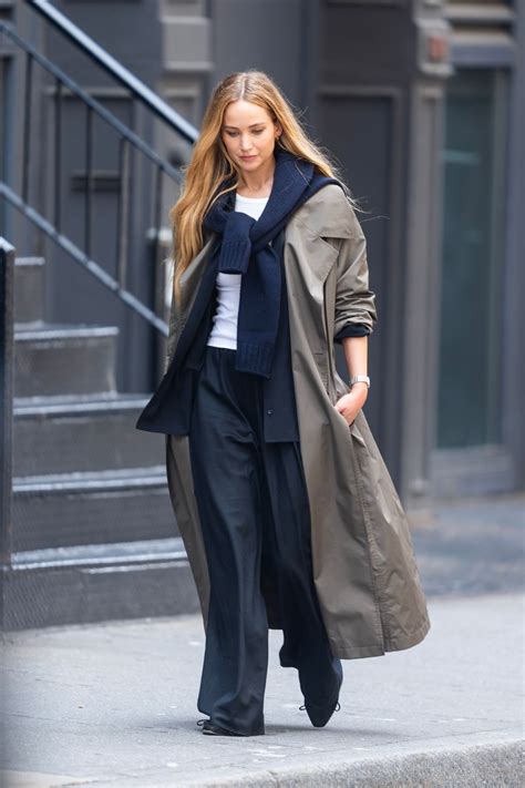 Taylor Swift And Jennifer Lawrence Are Enjoying A Very Menswear Summer Gq