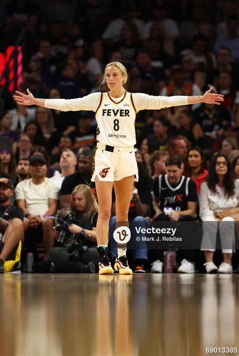 Indiana Fever Guard Sophie Cunningham 8 Against The Phoenix Mercury
