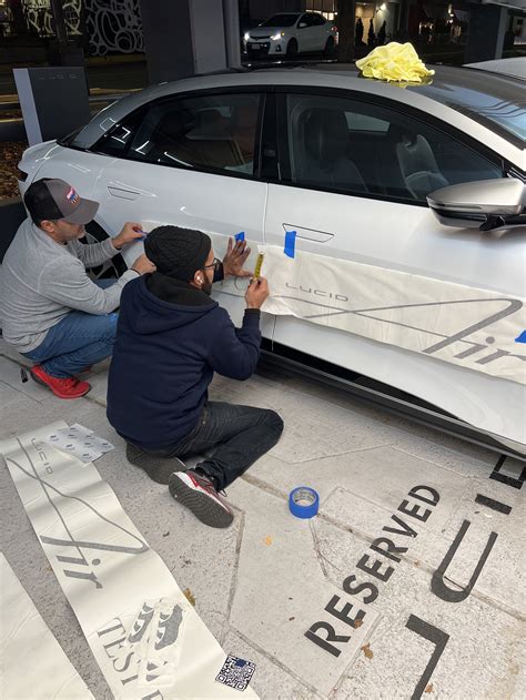 Graphics And Signage Installation Expert Large Format Installers Csi