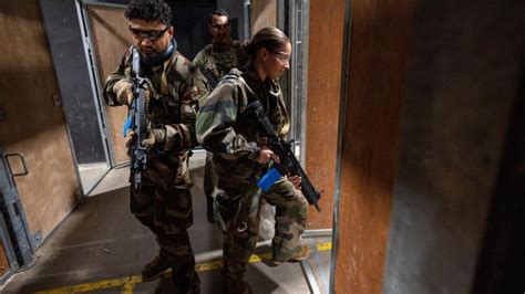 Dernier Entraînement Avant Mission Pour Le Phm Commandant Bouan