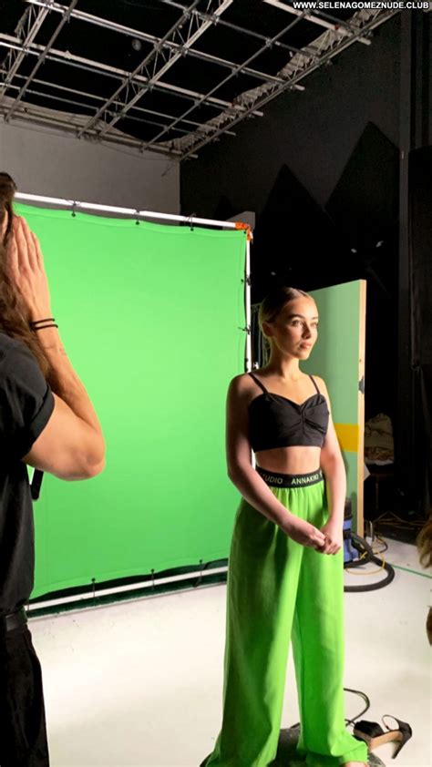 Sabrina Carpenter No Source Posing Hot Celebrity Babe Beautiful Sexy Nude Celebrities Mobile
