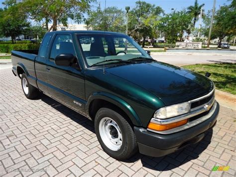 2002 Forest Green Metallic Chevrolet S10 Extended Cab 64228475 Photo
