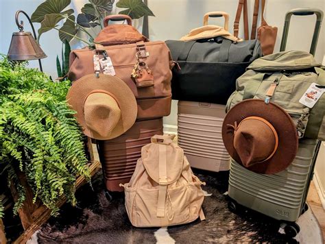 Passport Ladies And Gentlemen Presenting Totnes In Devon Come To See St Mary And St Georges