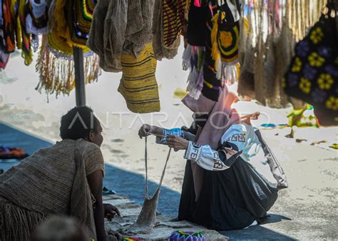 Mama Papua Dari Pegunungan Tengah Papua Antara Foto