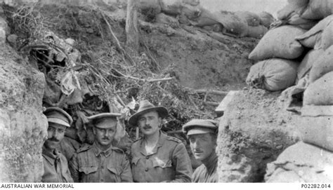 Gallipoli Turkey 1915 09 Four Australian Soldiers Stand In A Trench