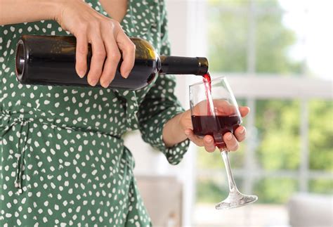 Alcohol Use Disorder 9 Major Risk Factors The Well By Northwell