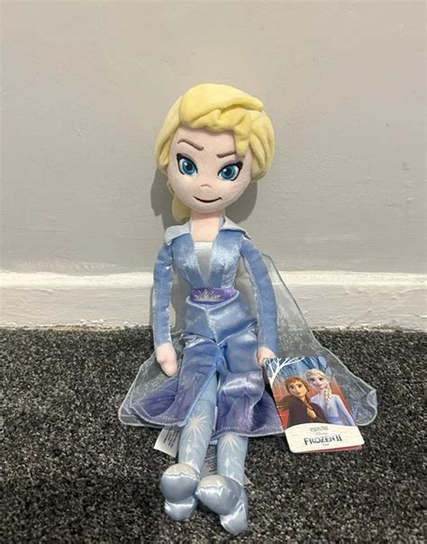 Disney Store Princess Queen Elsa Frozen 2 Plush Soft Doll Toy £1500