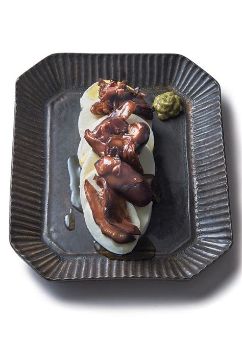 燻製牡蠣とモッツァレッラわさび添え｜elle Gourmet [エル・グルメ]