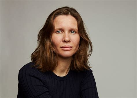 Bokanmeldelse Full Klaff I Første Romanforsøk