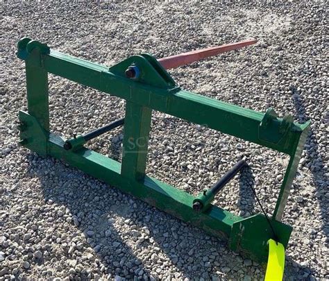 Jd Quick Attach Baler Spear For Loader Schneider Auctioneers Llc