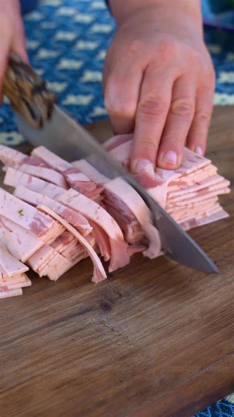 طرز تهیه یک چیپس خوشمزه پنیری به سبک پیتزا در طبیعت