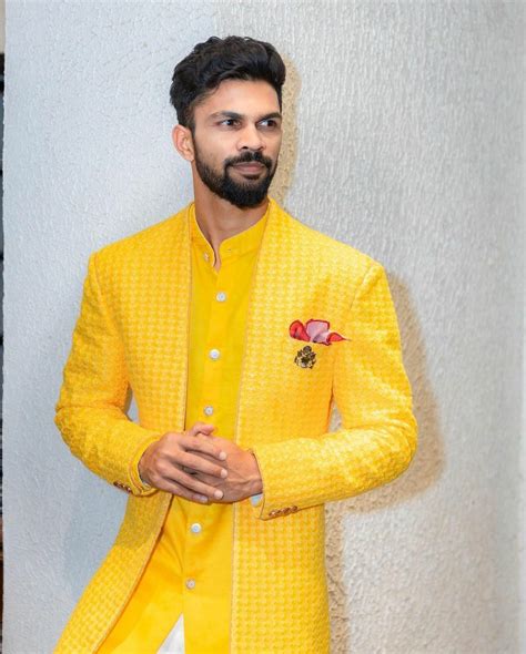 8 Groom Haldi Shoot Ideas Haldi Ceremony Outfit For Men Haldi Ceremony Outfit Haldi Photoshoot