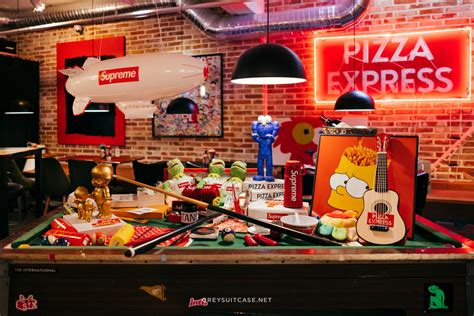 Pizza Express Garosugil • 피자익스프레스 — Greysuitcase