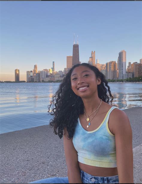 【画像】宮部藍梨の股下が長すぎると話題！私服姿もモデル並みにかわいい！ Shownewdow