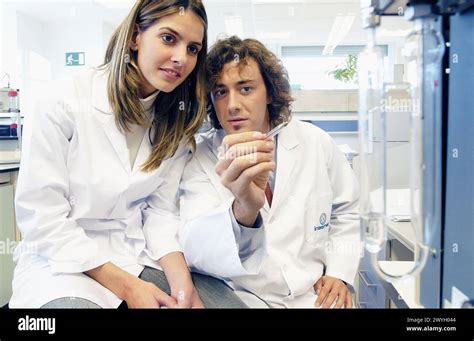 Gas Chromatographer With Thermal Conductivity Detector Tcd Electron Capture Detector Ecd