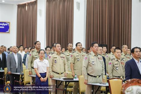 ឯកឧត្ដមអភិសន្តិបណ្ឌិត ស សុខា បញ្ជាក់ថា មន្ត្រីជាប់កិច្ចសន្យាគ្មានសិទ្ធផាកពិន័យ ហៅ