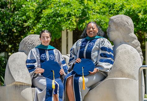 Unf Unf Celebrates First Graduates Of New Health Admin And Physical Therapy Dual Degree Program