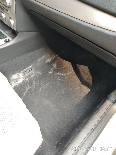 怎样检查朗逸天窗排水管，并清理堵塞？副驾驶座下方在大众朗逸 汽车大师