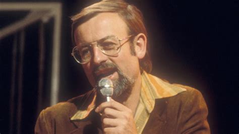 Roger Whittaker Durham Town Folk Singer Dies At 87 Bbc News