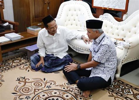 Capres Pdip Ganjar Pranowo Pamer Dijamu Gus Baha Dua Jam Republika Online