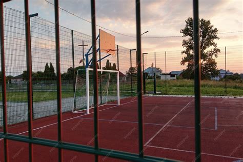 Al Aire Libre Mini Cancha De Fútbol Y Baloncesto Con Portón De Pelota Y
