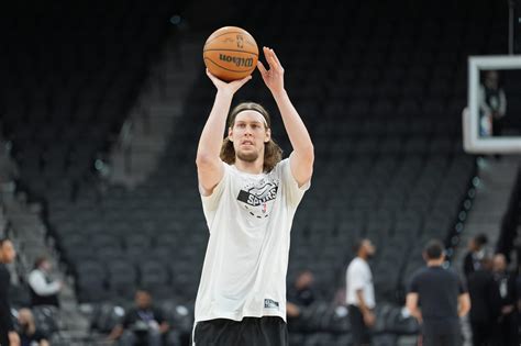Reggie Miller Puts Kelly Olynyk On Blast Over Sockless Look Outfit As
