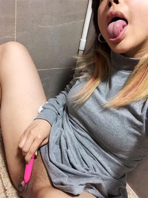 724588201  Porn Pic From Tongues And Twats 40 Sex Image Gallery