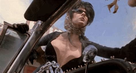 Elvira Mistress Of The Dark  En Er De Kigami