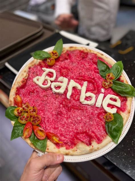 Reggio Calabria Barbie Diventa Una Pizza Giorgio Riggio Omaggia Margot Robbie