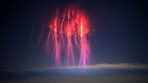 جلوه ترسناک صاعقه‌ از نگاه فضانورد ناسا عکس