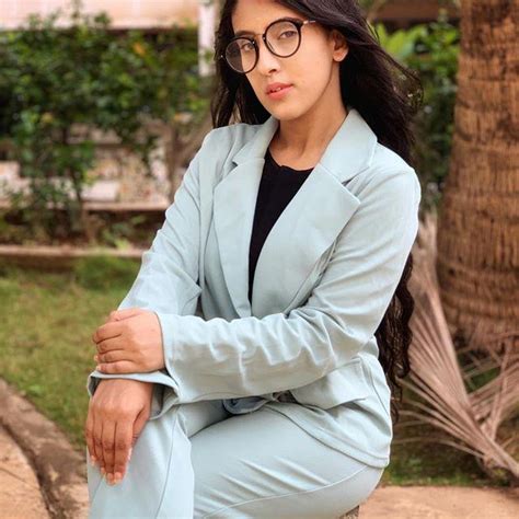 Sameksha Wiki, Biography, Age, Height, Family, Salary & Images