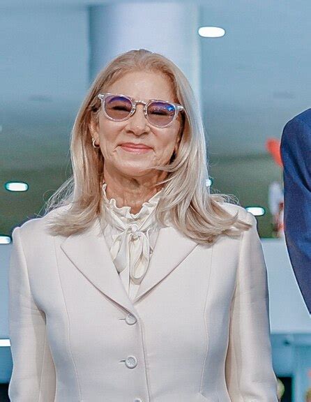 Cilia Floresová Wikipedie