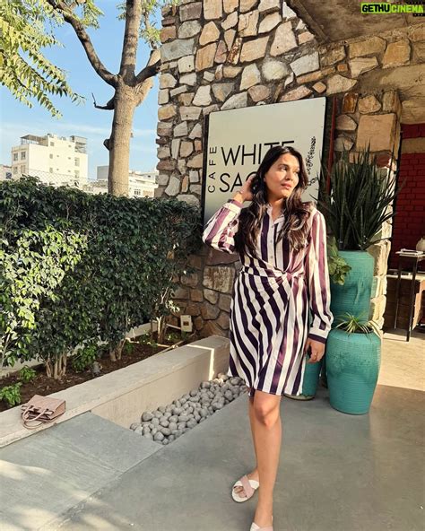 Nidhi Agarwal Wiki Biography Age Gallery Spouse And More