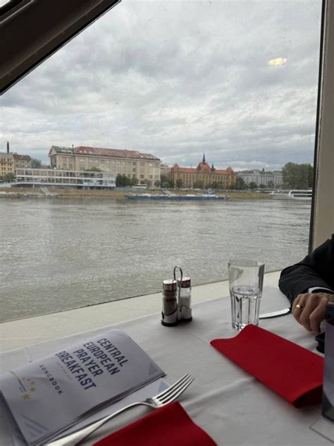 Мартин Харизанов представя България на Централноевропейска среща в Братислава и Виена снимки